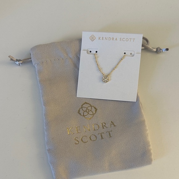 Kendra Scott | Jewelry | Kendra Scott Gold Pendant Necklace | Poshmark